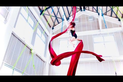 Little Mama's Crazy Drop! 😱😱(The McFive Circus - Aerial Silks ...