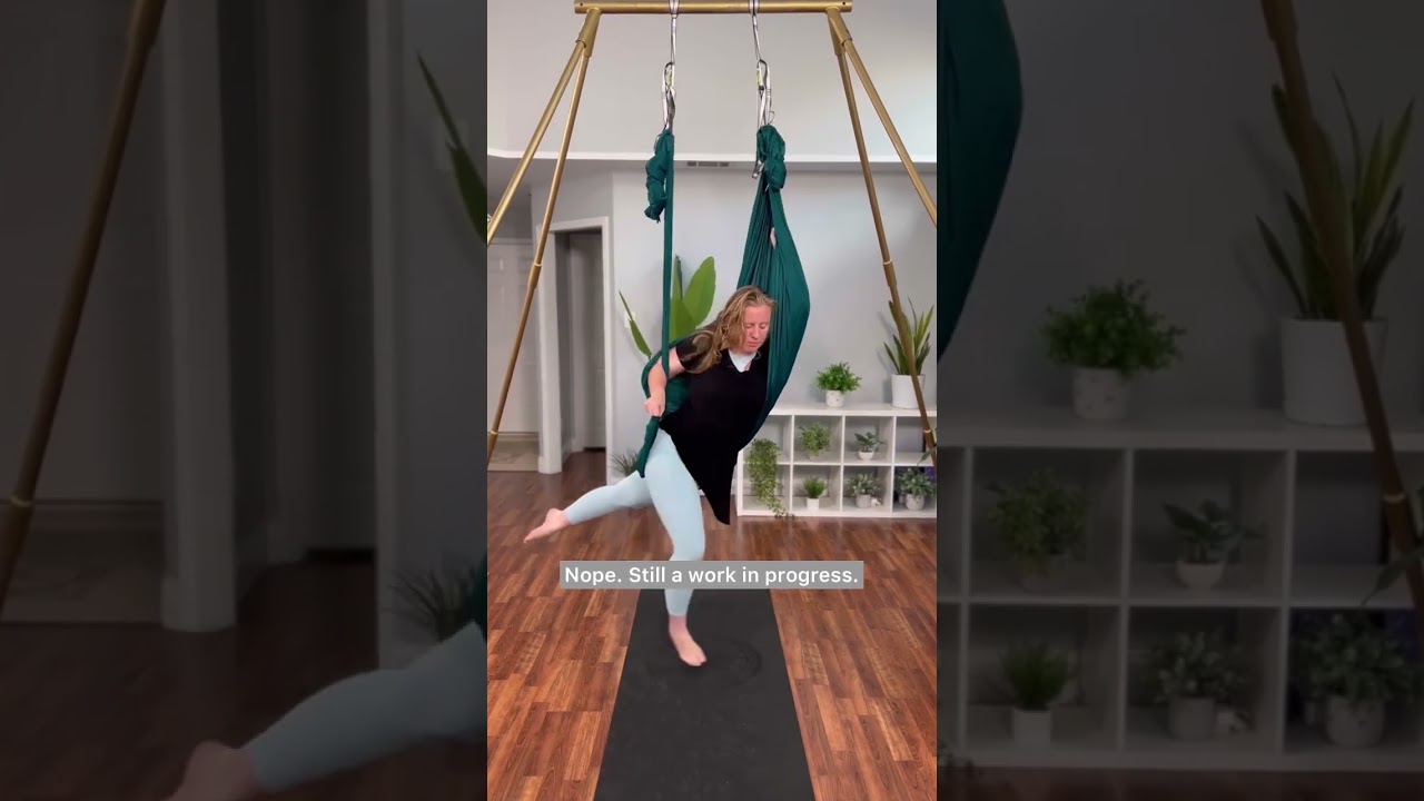 Wonder Woman Pose (Fail Compilation 😣) #aerialyoga #aerialyogalove ...